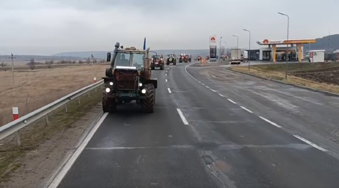Poliția dă de asfalt cu Slusari. Mascații nu au intervenit aseară ... Poliția dă de asfalt cu Slusari. Mascații nu au intervenit aseară ...